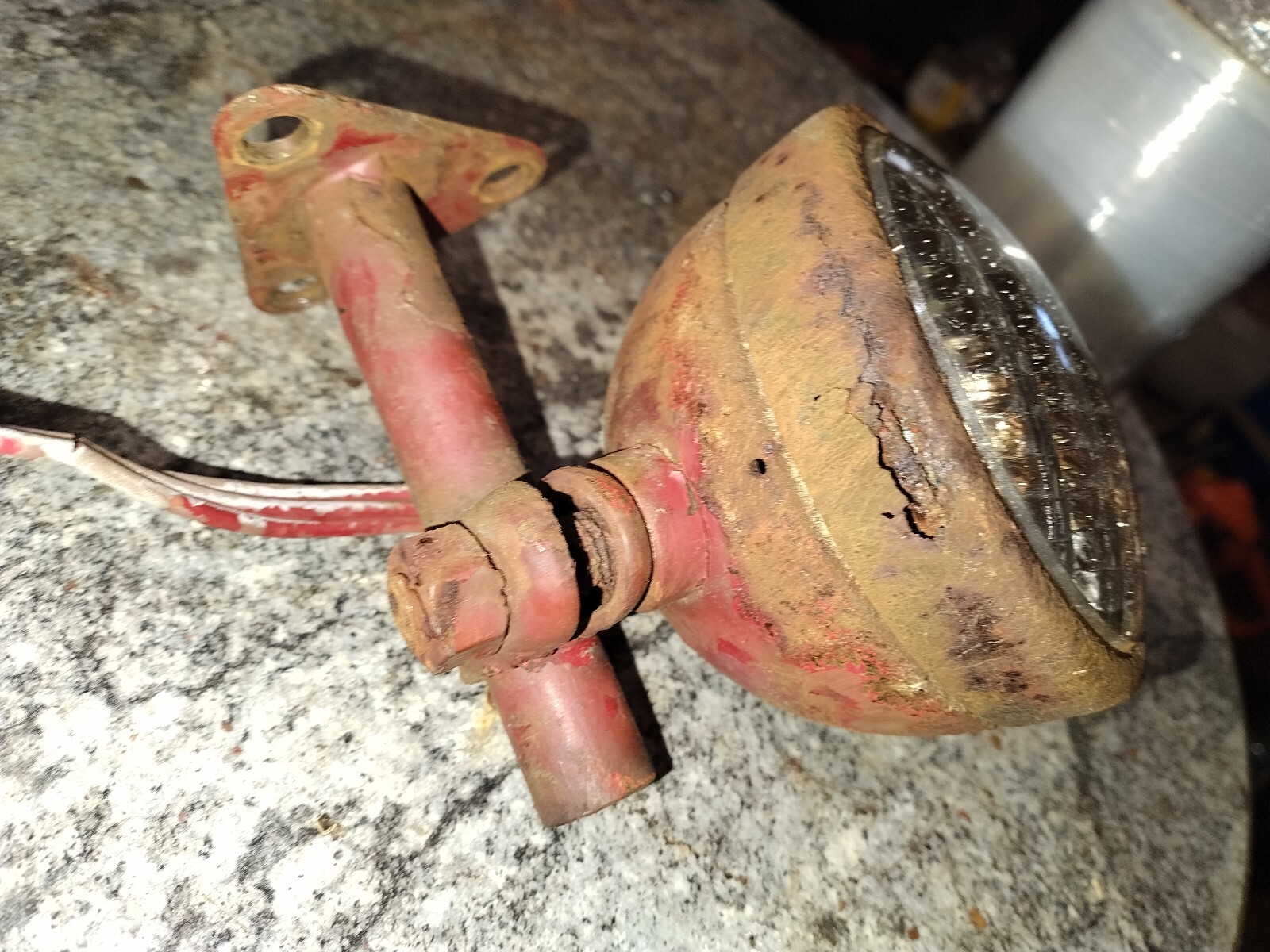 International 460 Utility Tractor Rear Fender Light An Bracket | eBay