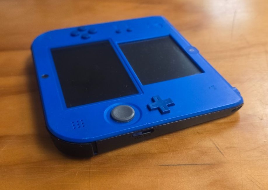 Nintendo 2DS Blue Handheld Gaming Console, WORKS GREAT! Stylus and new ...