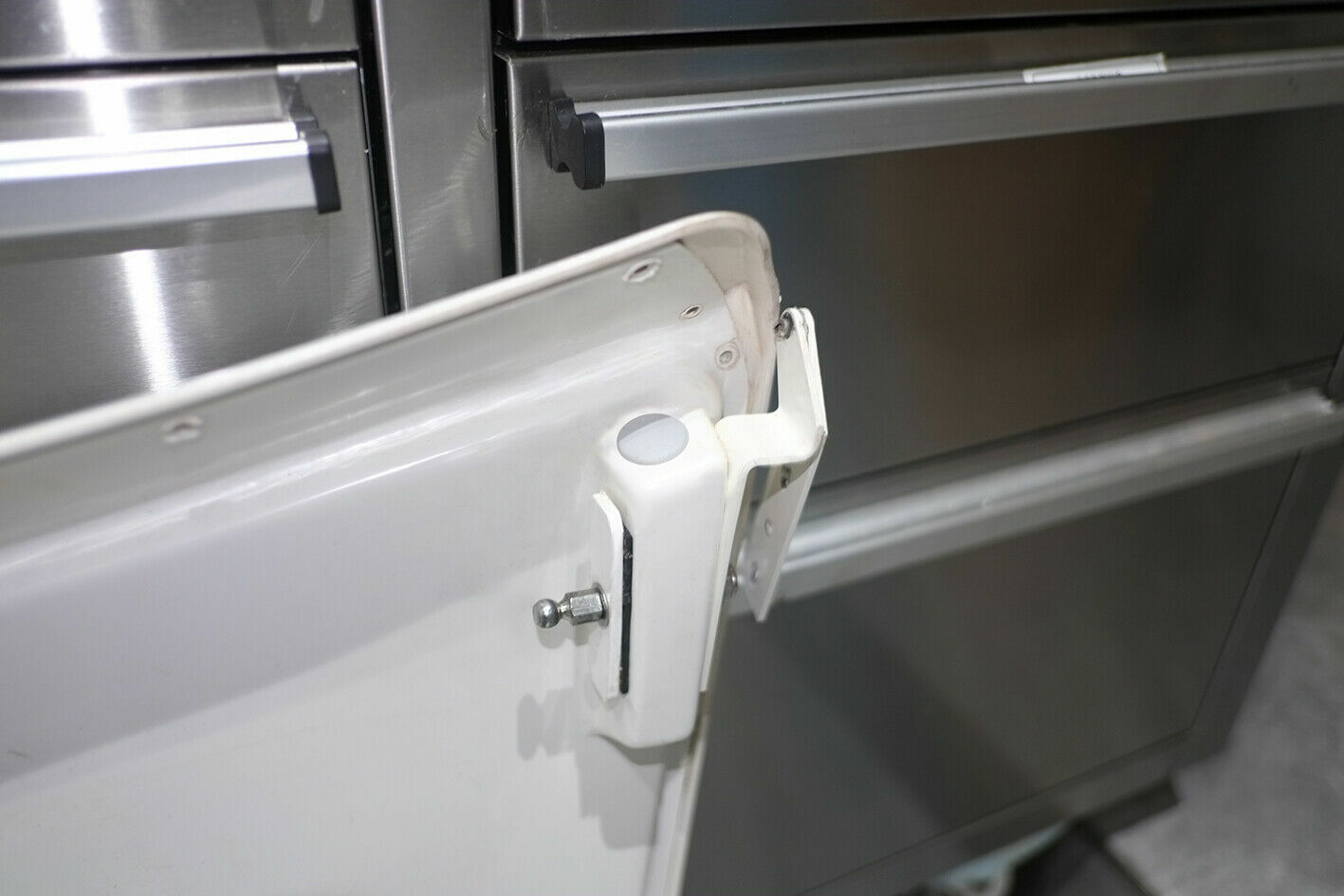 Lunar Caravan Gas Locker Struts - Clubman, Stellar, Lexon, Quasar etc ...