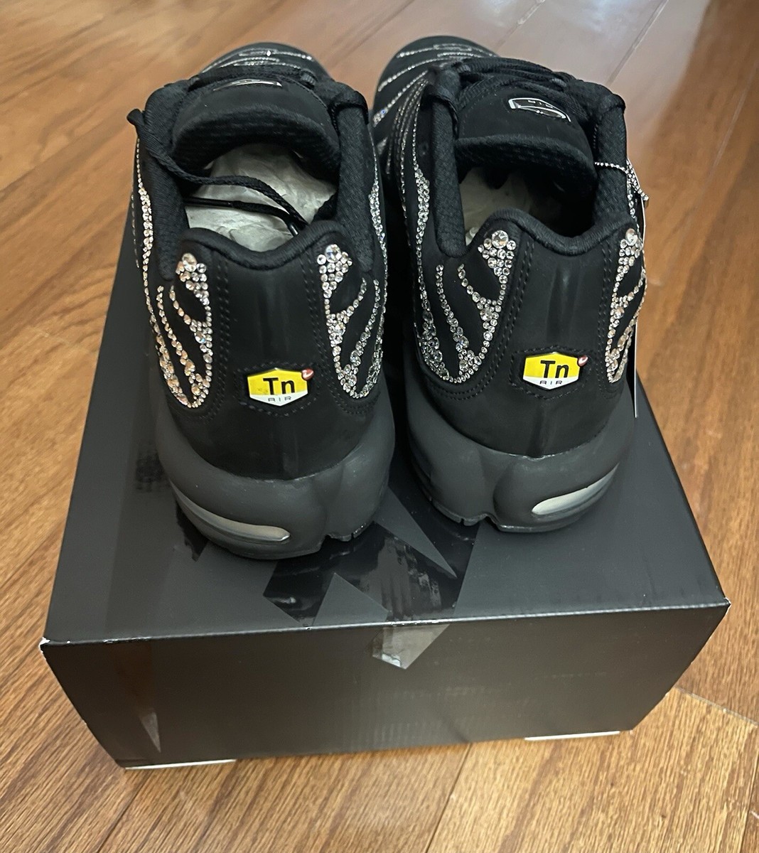 Nike Swarovski Air Max Plus sz 11W 9.5M Moonlight FZ4237-001 Nike Swarovski Air Max Plus sz 11W 9.5M Moonlight FZ4237-001