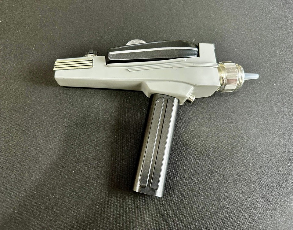 STAR TREK - Phaser Black & Grey Prop Collector’s Item Memorabilia SCI ...