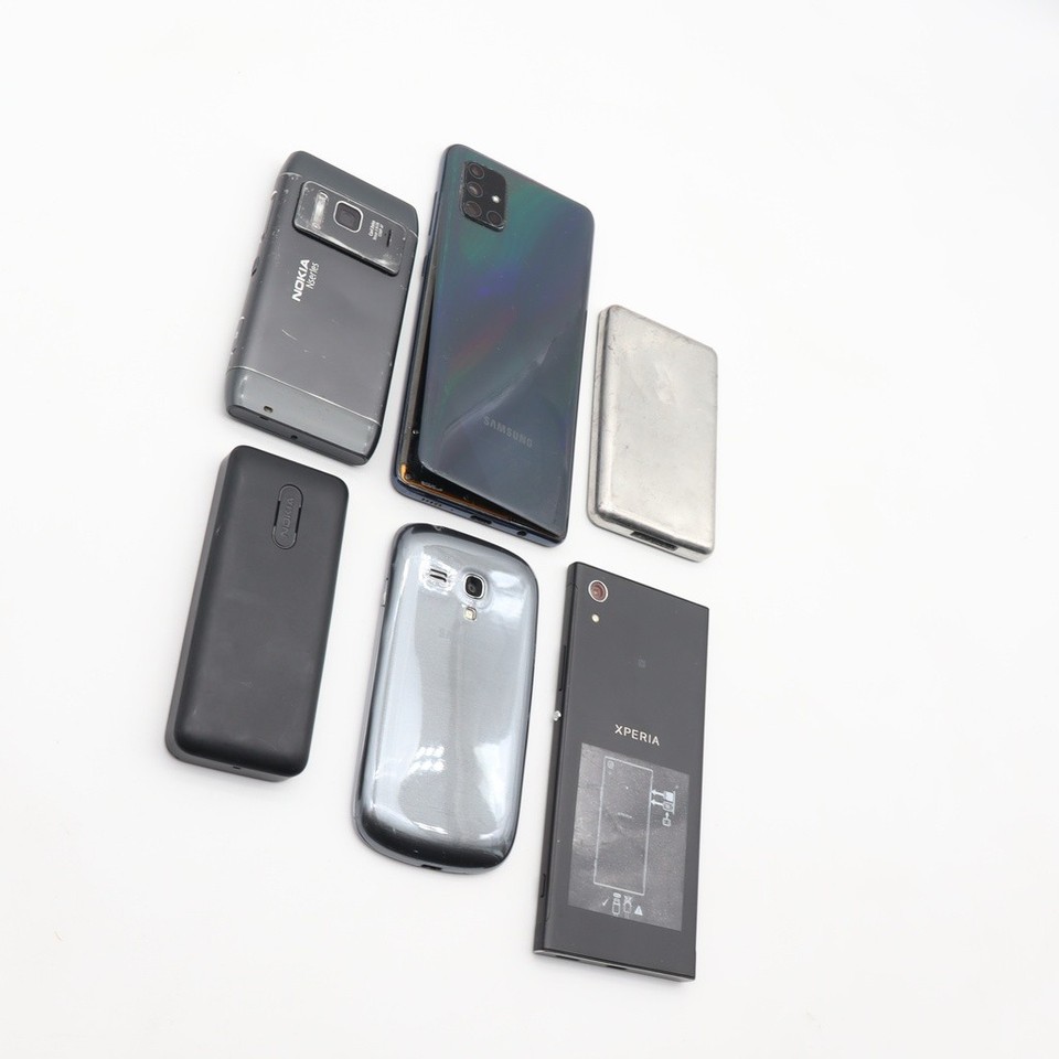 Mixed Phones Job Lot 6x Samsung Galaxy, Nokia N8/105, Sony Xperia ...