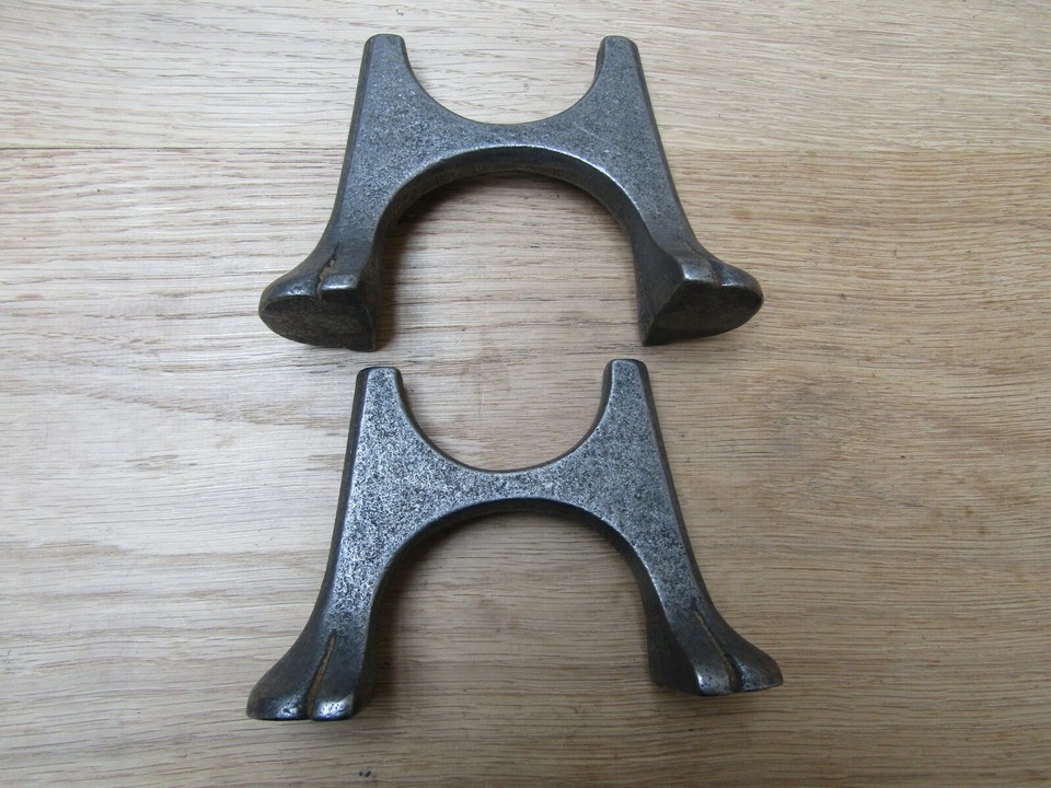 Traditional Vintage retro Old style Cast iron feet for old reclaimed ...