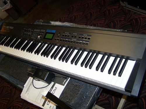 Roland RD-700 Electronic Keyboard Piano 88 Key | eBay