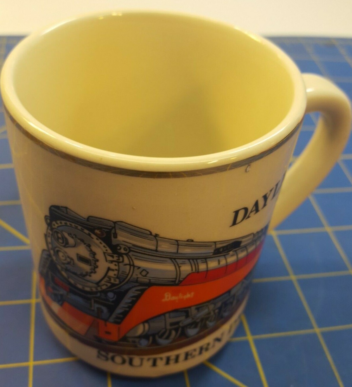 Vintage The Mugger Southern Pacific Daylight 4449 Train Coffee Mug ...