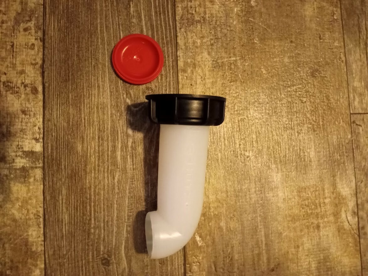 Schutz 2" NPT/Course Thread Dust/Drain Cap For 275-330 Gal Tote With ...