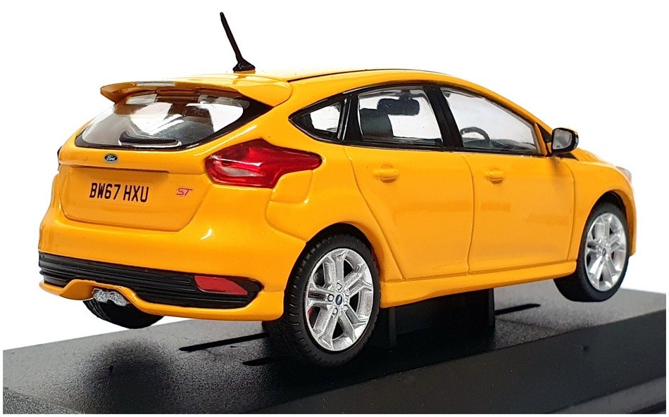 Vanguards 1/43 Scale VA15302 - Ford Focus Mk3 ST - Tangerine Scream | eBay