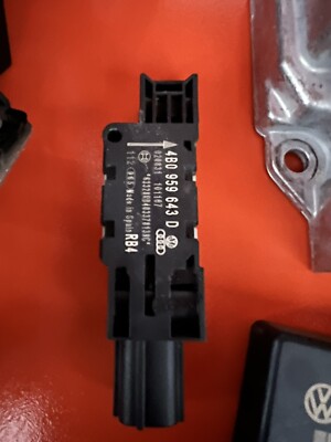 Audi Air Bag Crash Sensor 4B0959643D | eBay Australia