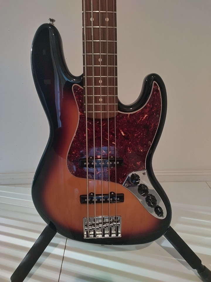 Fender Jazz Bass Guitar Active V Deluxe Series 5 string MIM 2012 | eBay