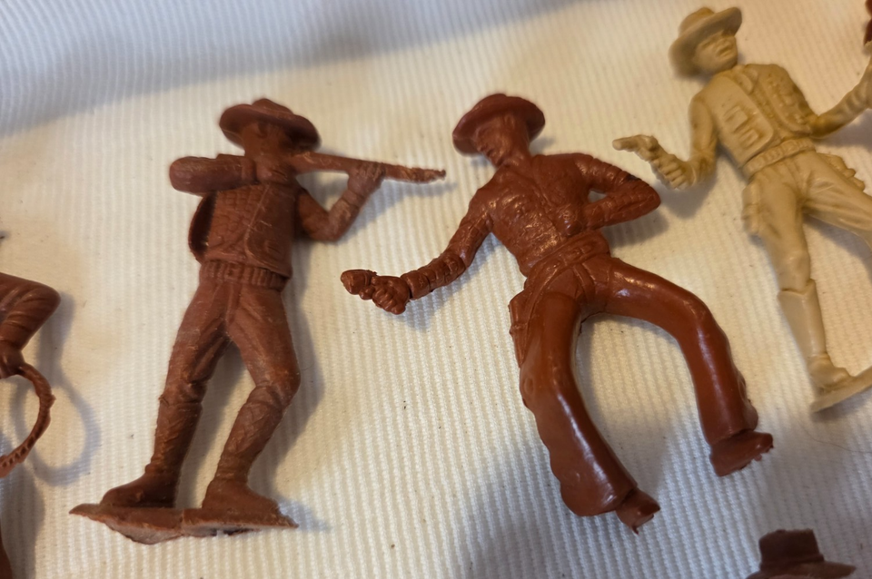 Vintage 1960 Lot of 73 Louis Marx & MPE & Unmarked Western Cowboys 2 ...