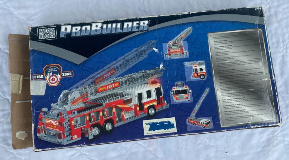 MEGA BLOKS PRO BUILDER FDNY LADDER 456 FIRE ENGINE TRUCK BUILDING SET ...
