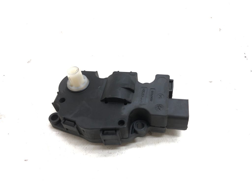 Mercedes-Benz E W212 2011 Air heater flap actuator motor 410475520 ...