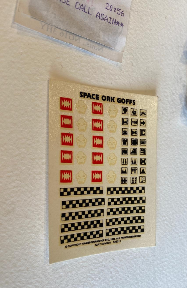 16 Orks + Goblin Green paint! 2 Goff nob, 5 heavy weapon boyz ...