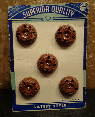 VINTAGE Lot 5 New on Card SUPERIOR QUALITY Celluloid ? BUTTONS Brown 7/ ...