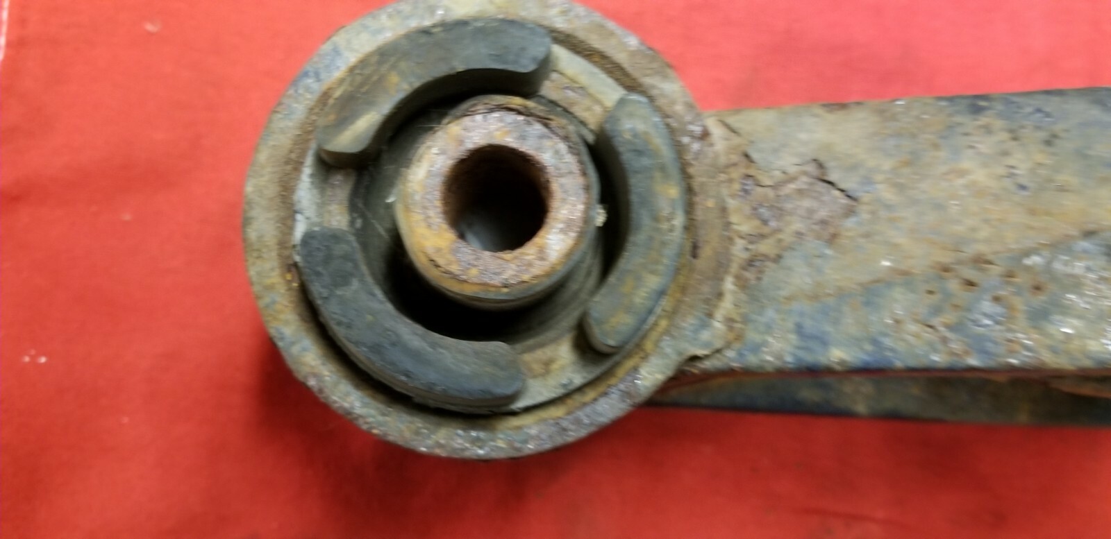 VOLVO CAB SUSPENSION SUPPRT MOUNT BRACKET 8075738 LH | eBay