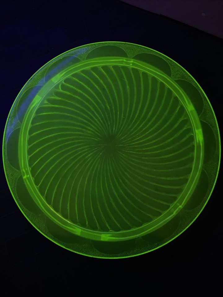 Vintage Depression Cake Plate Swirl Pattern Footed 10” Green Uranium | eBay