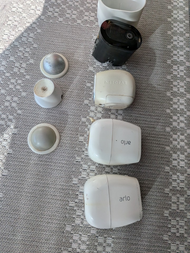 4 arlo cameras-One Arlo Pro 3, two Arlo pro 2s, one-VMV3030+3 magnetic ...