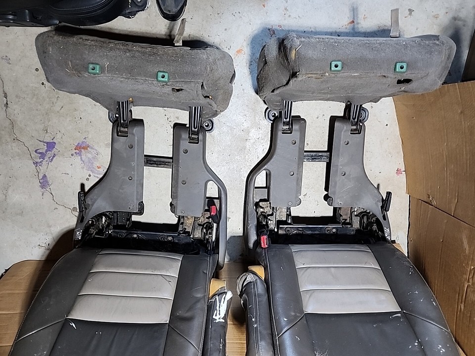 2002 Ford Excursion Second Row Bucket Seats Seat Set Limited Left ...