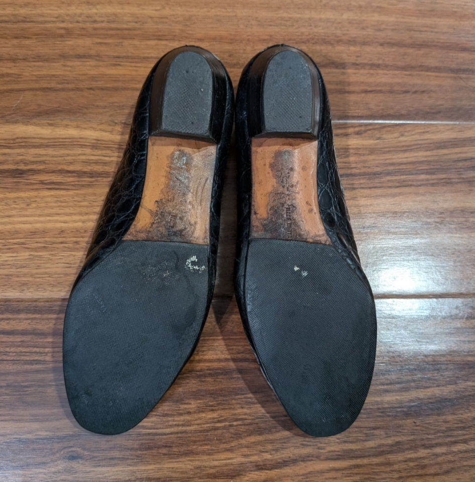 Ferragamo Vintage Vara Black Croc Embossed Leather Bow Low Block Heel ...