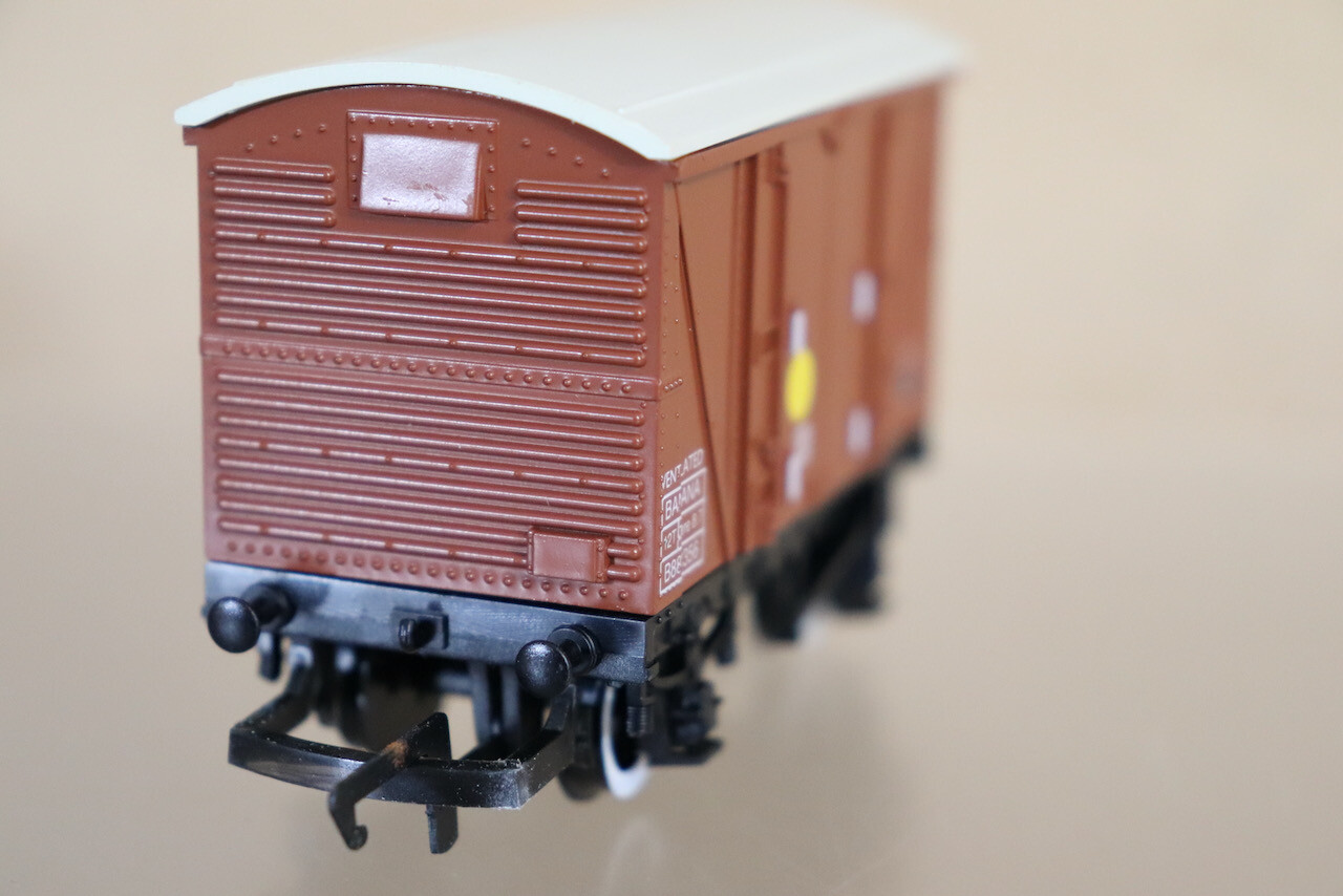 HORNBY R213 BR BANANA VEA PLYWOOD SIDED VENT VAN WAGON B882356 MINT ...