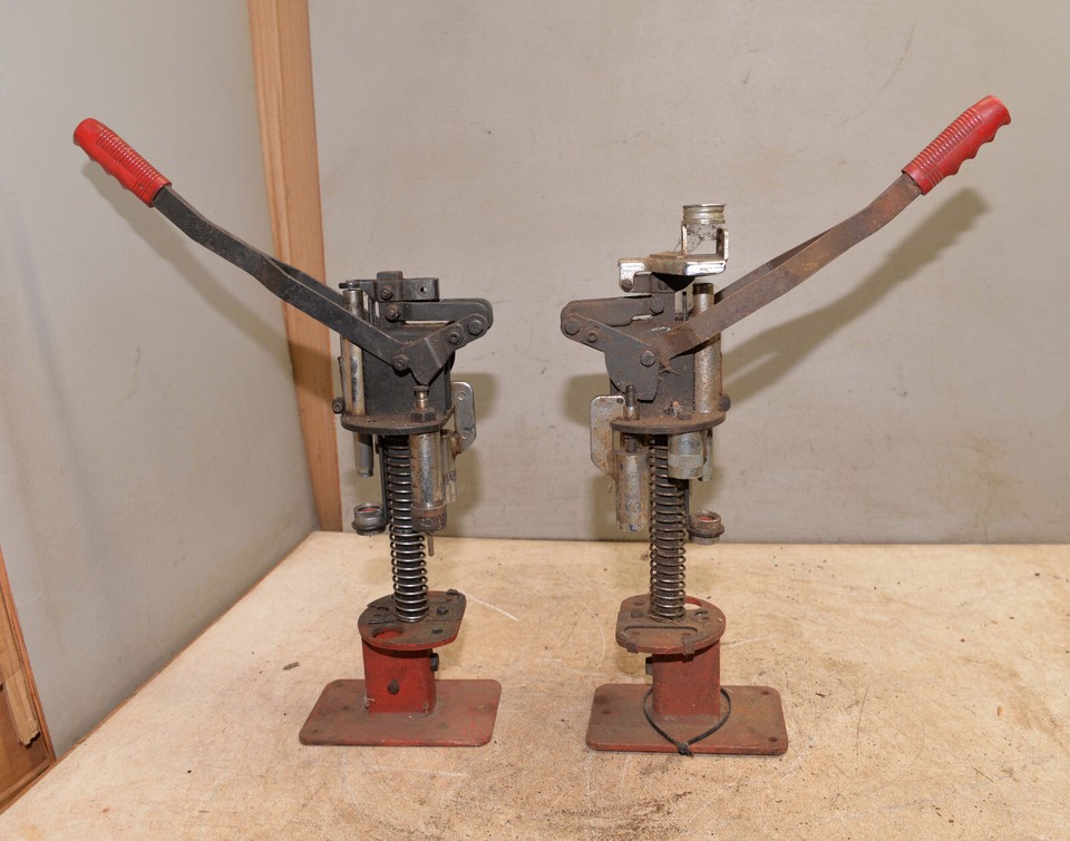 2 Mec 600 JR shotgun shell reloading tools reloader shotshell press ...