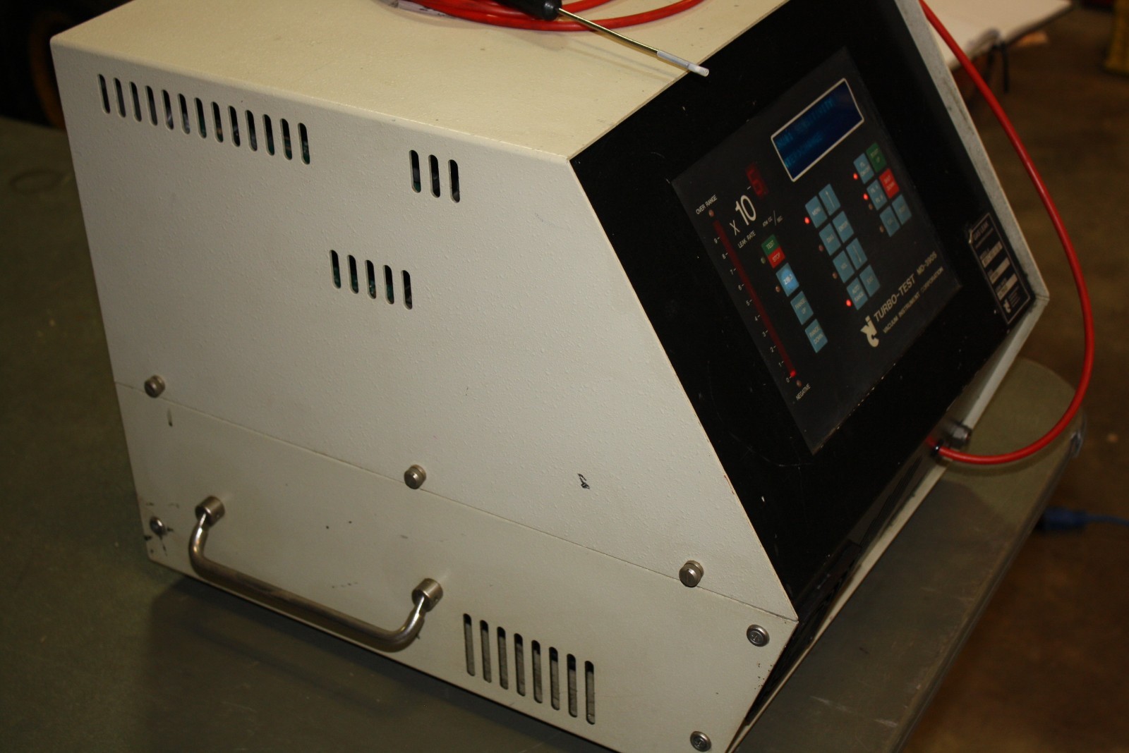 VIC Turbo Vacuum Leak Detector - Vacuum Instrument Corp MD-390S Helium ...