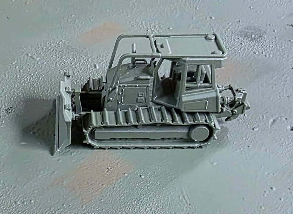 One 1/87 scale Cat D6k bulldozer w/rollover protection system, olive ...