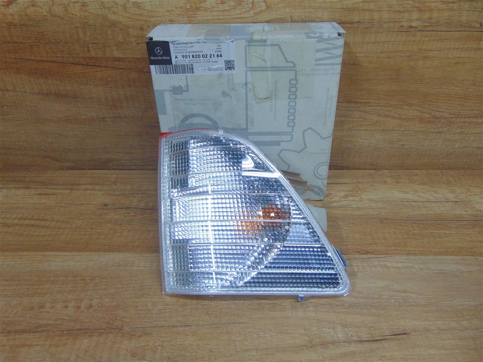 Front Right Turn Signal Lamp Genuine Mercedes 902/903/904 - A9018200221 ...