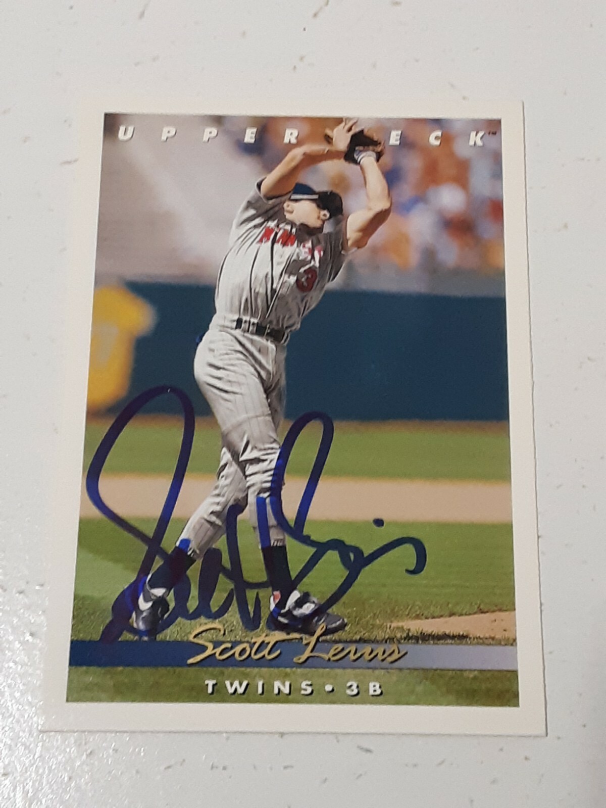 Scott Leius Minnesota Twins 1993 Upper Deck Autograph Card #212 READ ...