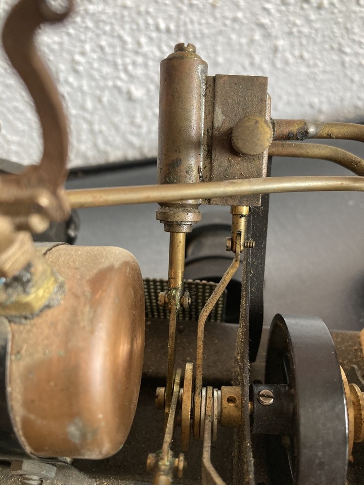 Handmade Model Steam Caterpillar Tractor | Model Machinist Live Steam ...