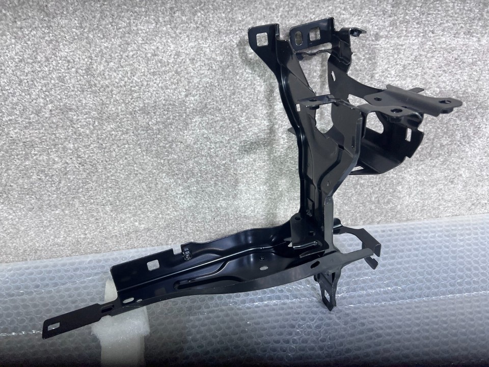 BMW 3 SERIES G20 G21 2019 - 2022 HEADLIGHT MOUNTING BRACKET RIGHT ...