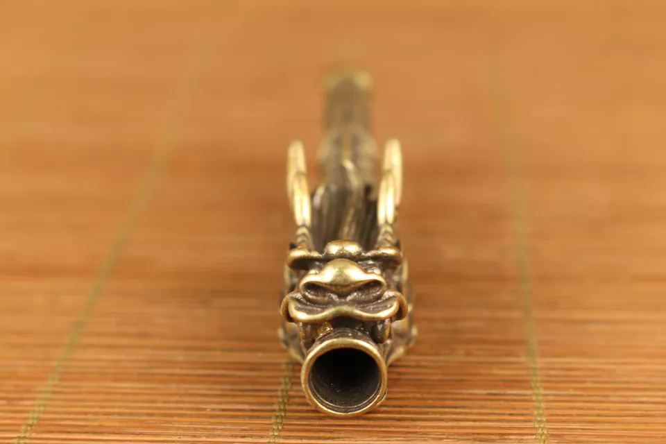 Exquisite chinese old copper hand carved dragon statue pipe smoking ...