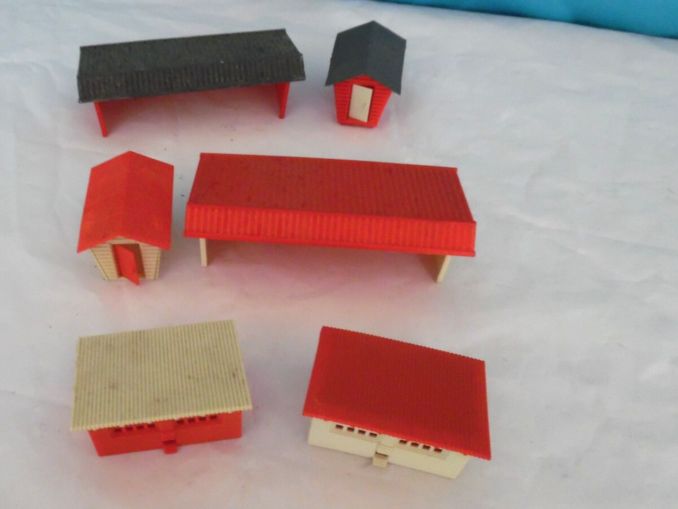 Ho Scale Lot of 14 Built, Barns, Livery Stables, Out Buildings, Ramp ...