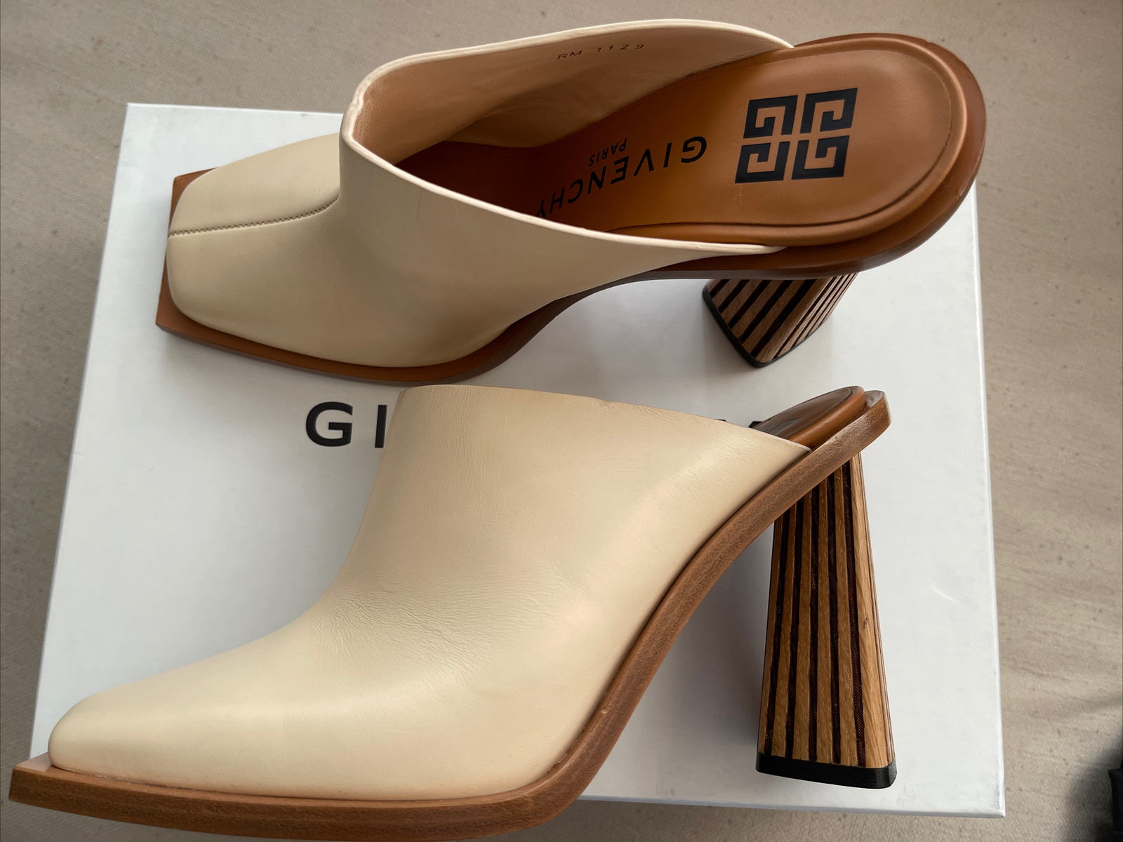 AUTH.GIVENCHY SHOW SQUARE TOE NEUTRAL COLOR MULES HEELS US 8.5/39 New ...