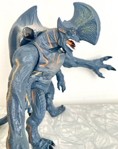 PACIFIC RIM action figure 8" TRESPASSER monster jaeger Godzilla vs. v ...