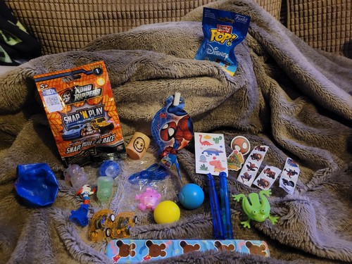 Unwanted Mystery Disney bitty pop/2pk Car snap n play/bundle of party ...