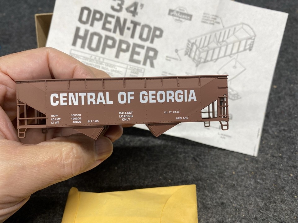 Athearn 5407 HO 34’ Hopper Kits Central Of Georgia & Unmarked (AT010916 ...