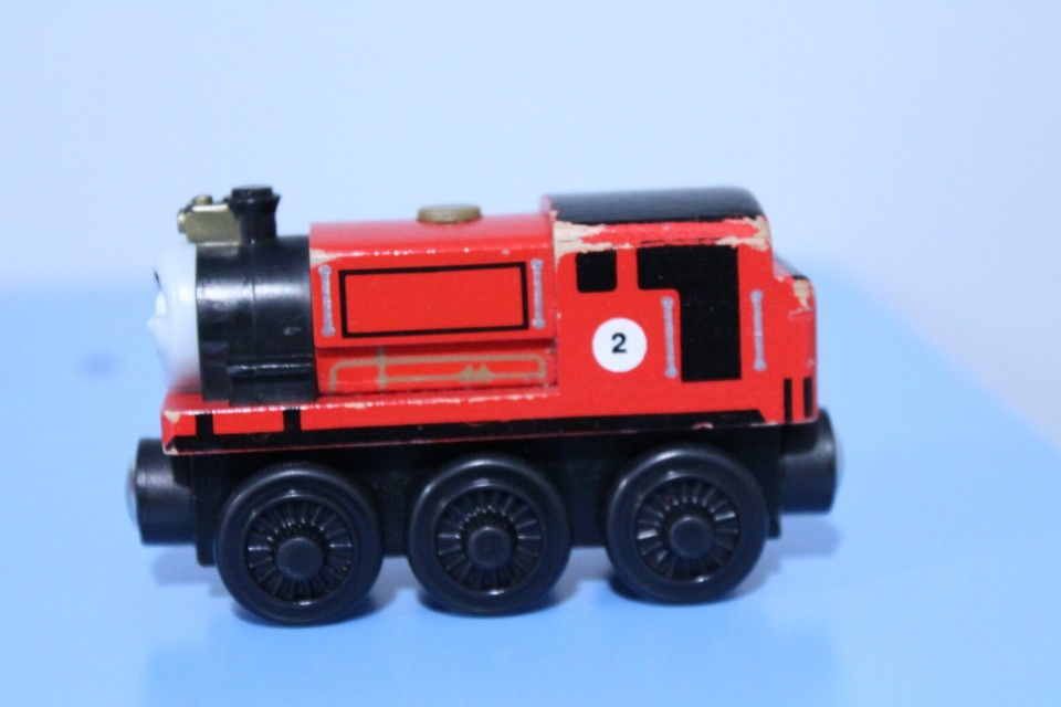 MY CUSTOM ENGINE- THOMAS WOODEN RAILWAY TRAIN- "MAX"- RED FRIENDLY ...