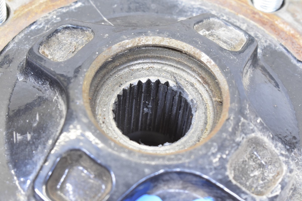 Front Wheel Hub, Medium Gloss Black