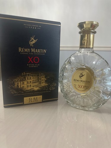 Antique Design PAINTING Remy Martin XO with original box 750 ml Empty ...