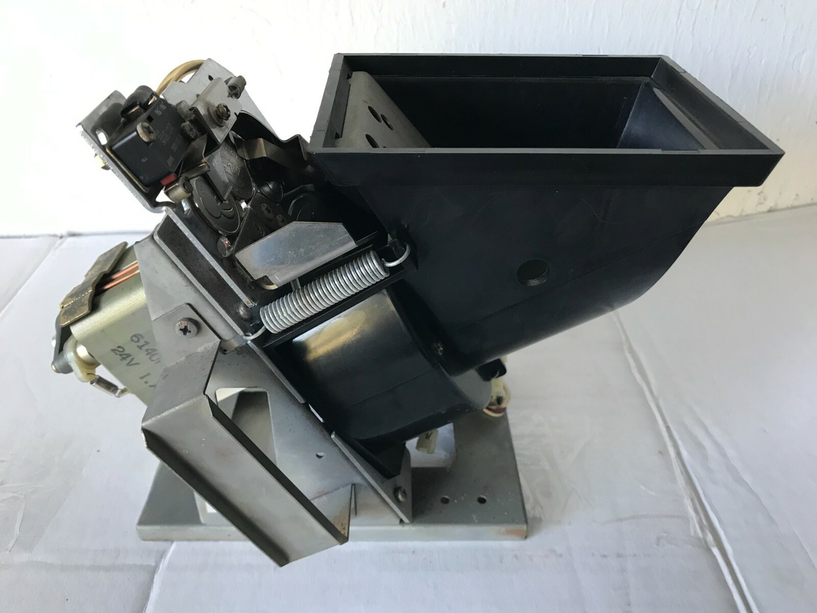 Pachislo Slot Machine Hopper, Model # LH-2B, 4-pin connector, no ...