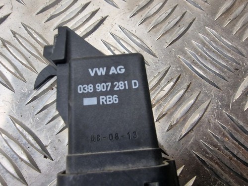 Skoda Octavia Mk2 (1Z) 2009 Glow plug pre heat relay 038907281D ...