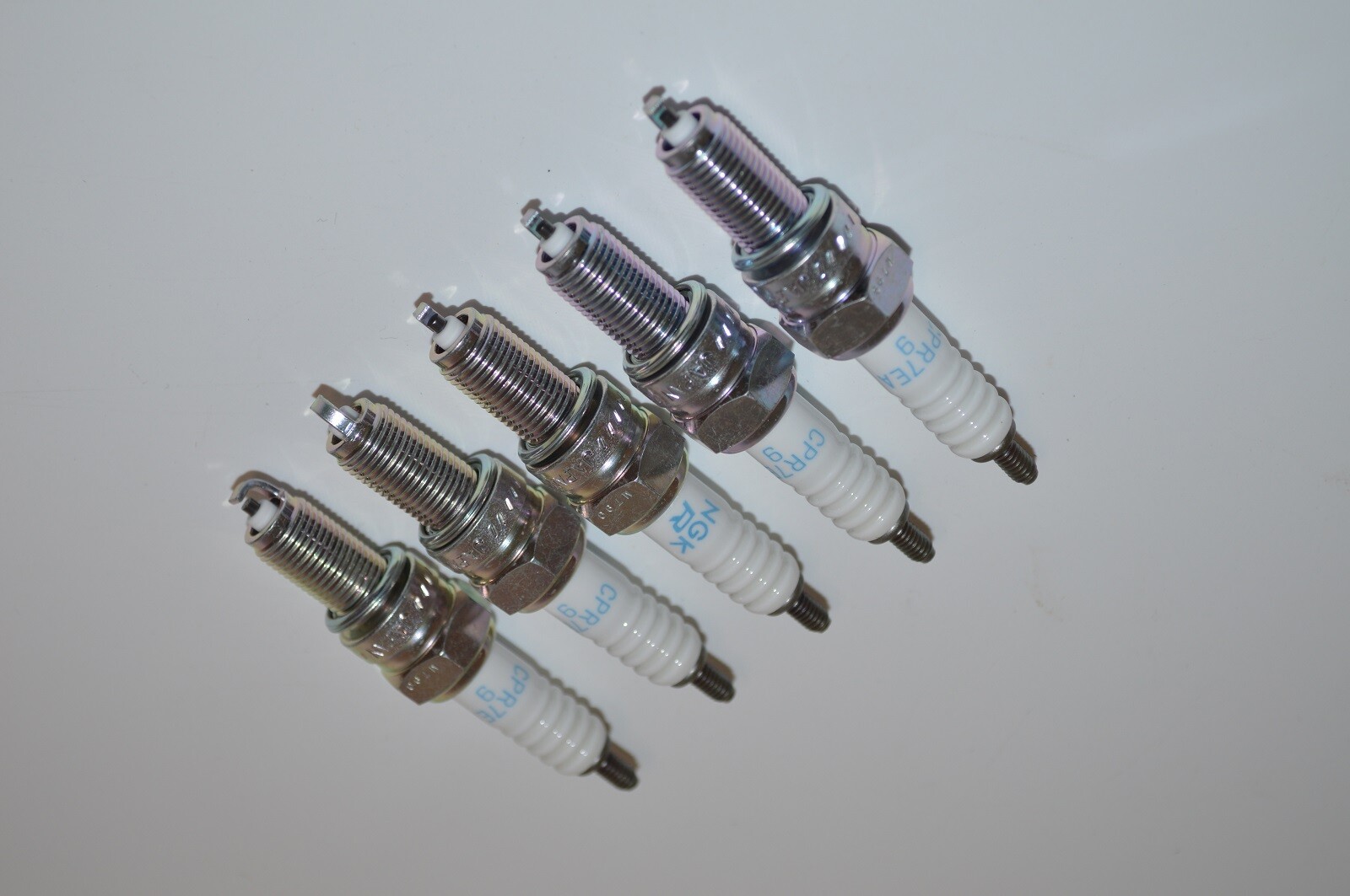 Yamaha XVX950 V-Star / Bolt NGK Standard Spark Plug CPR7EA-9 3901 5 Set ...