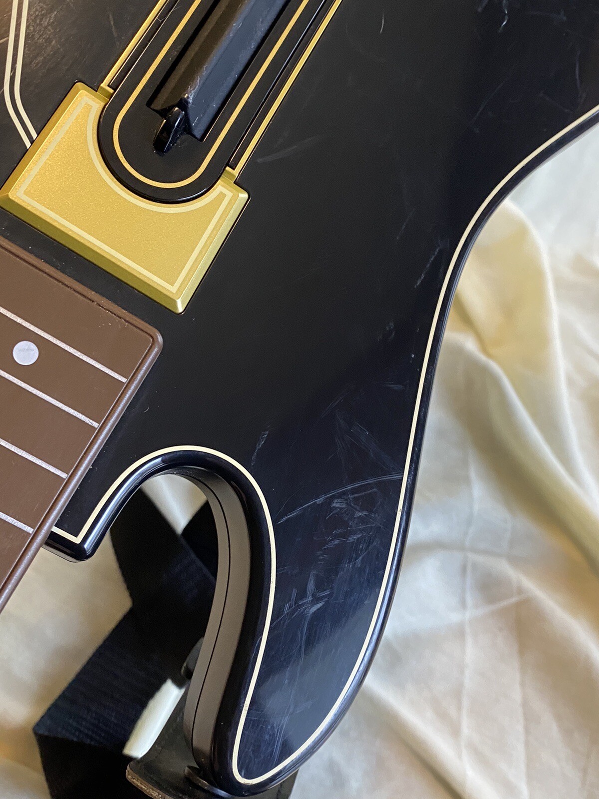 Guitar Hero Wireless Guitar Black Gold CE0700 Activision Model 0000654 ...