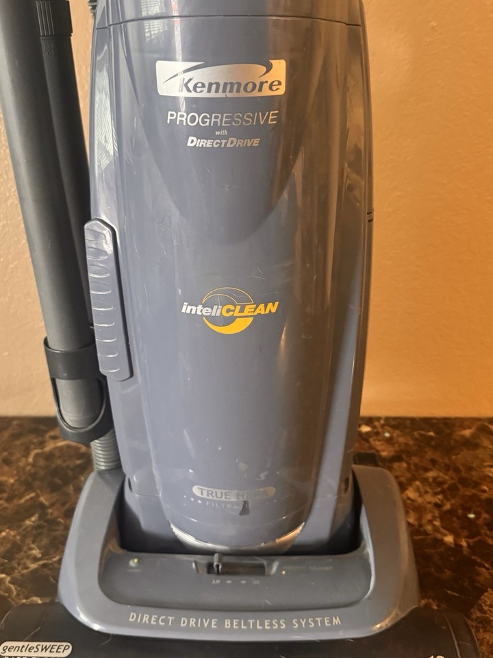 Kenmore Upright Vacuum Progressive Direct Drive InteliClean 116. ...