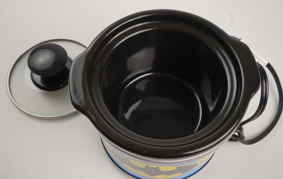 DC Comics BATMAN Mini Crock Pot Cooker .65 Quart NEW | eBay