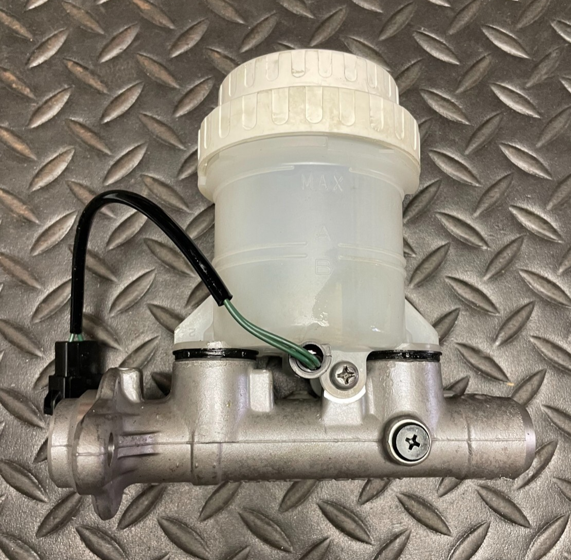 NABCO Brake Master Cylinder - MB238700 / 25-00800 - For Dodge, Hyundai ...