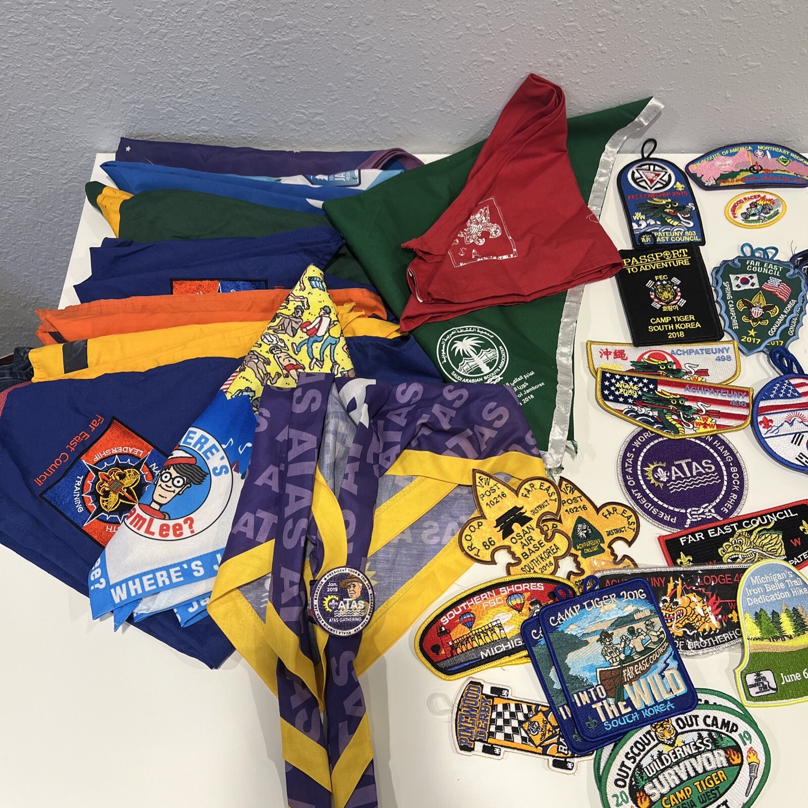 Lot Of 100+ Boy Scout Patches Collection Scouts Of America Cubs Scarfs ...