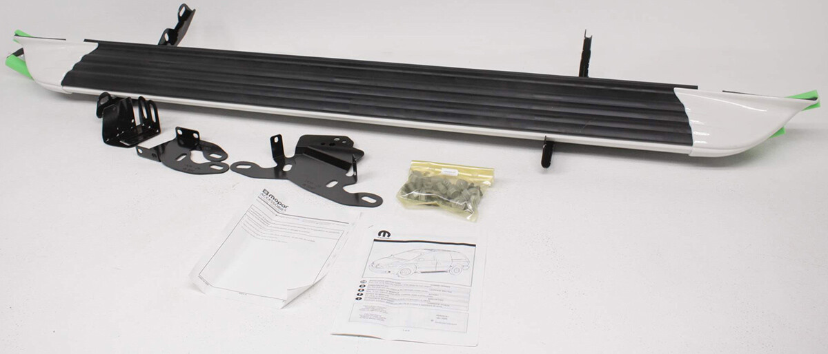 82209019 OEM Chrysler Town and Country, Caravan Running Board Kit | eBay
