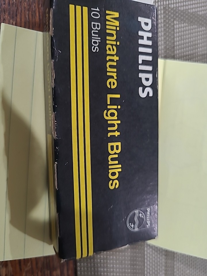 Set of 2 -KPR102 2.4V .7A Lamp Bulb for 2 "D" Cell Flashlight, Philips ...